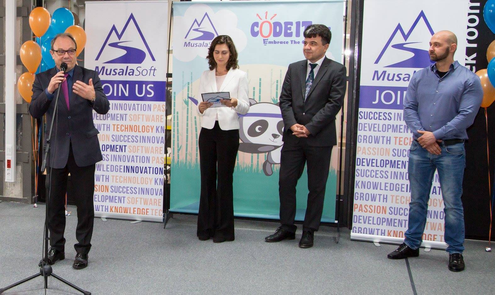 Председателят на БАН присъства на награждаването на победителите в международния ИТ конкурс ...