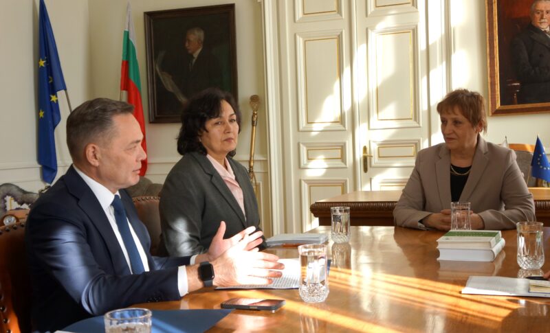 Среща на председателя на БАН чл кор Евелина Славчева с посланика на Казахстан Н Пр Виктор